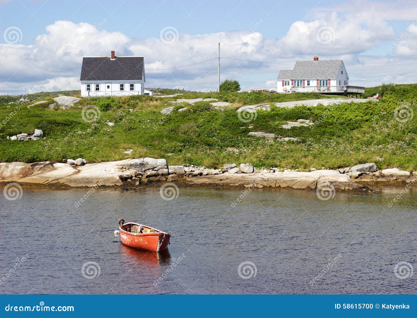 Rode Boot in Haven, Huizen, De Inham Van Peggy, Nova Scotia, Canada ...
