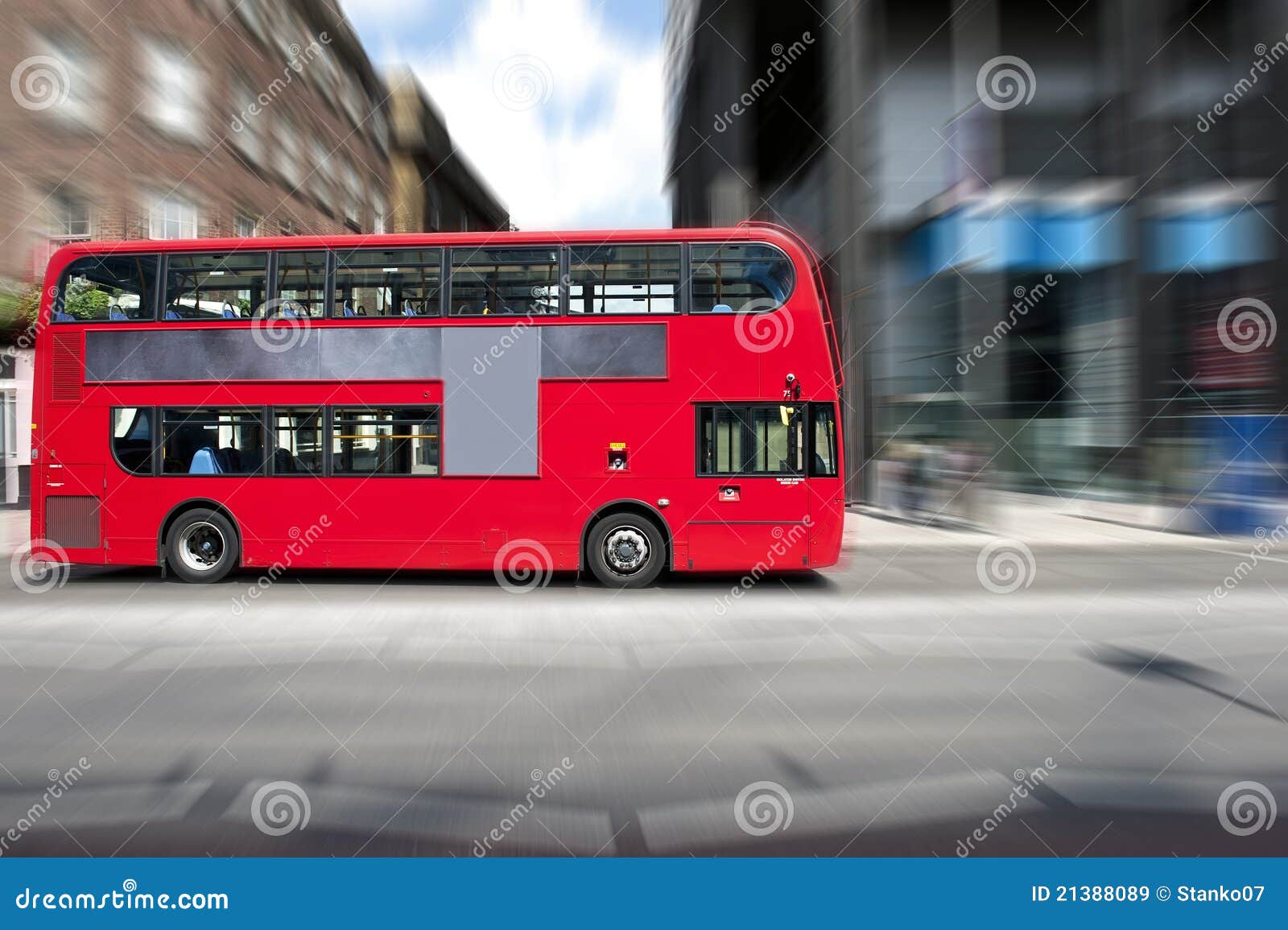 Rode bus stock afbeelding. Image of forensen, groot, wijk - 21388089