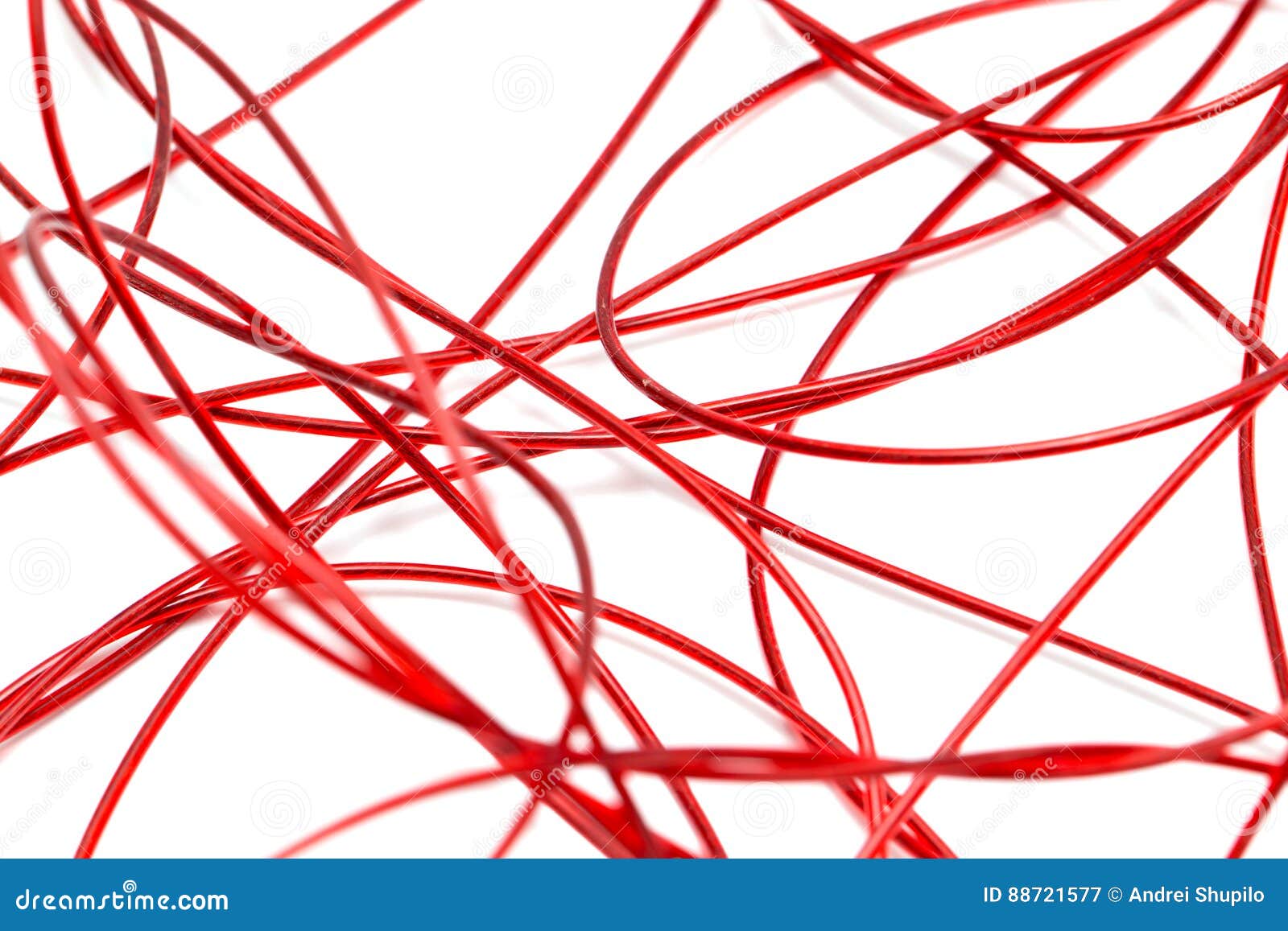 Rode Draad Op Een Witte Achtergrond Stock Afbeelding - Image of netwerk ...