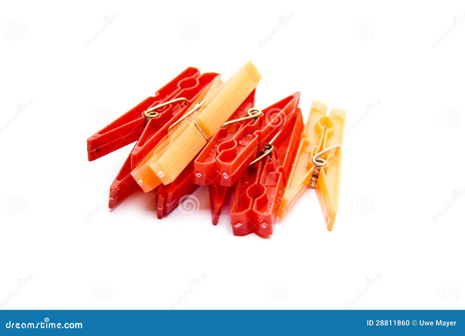 Rode En Gele Plastic Wasknijpers Stock Foto - Image of huishouden ...