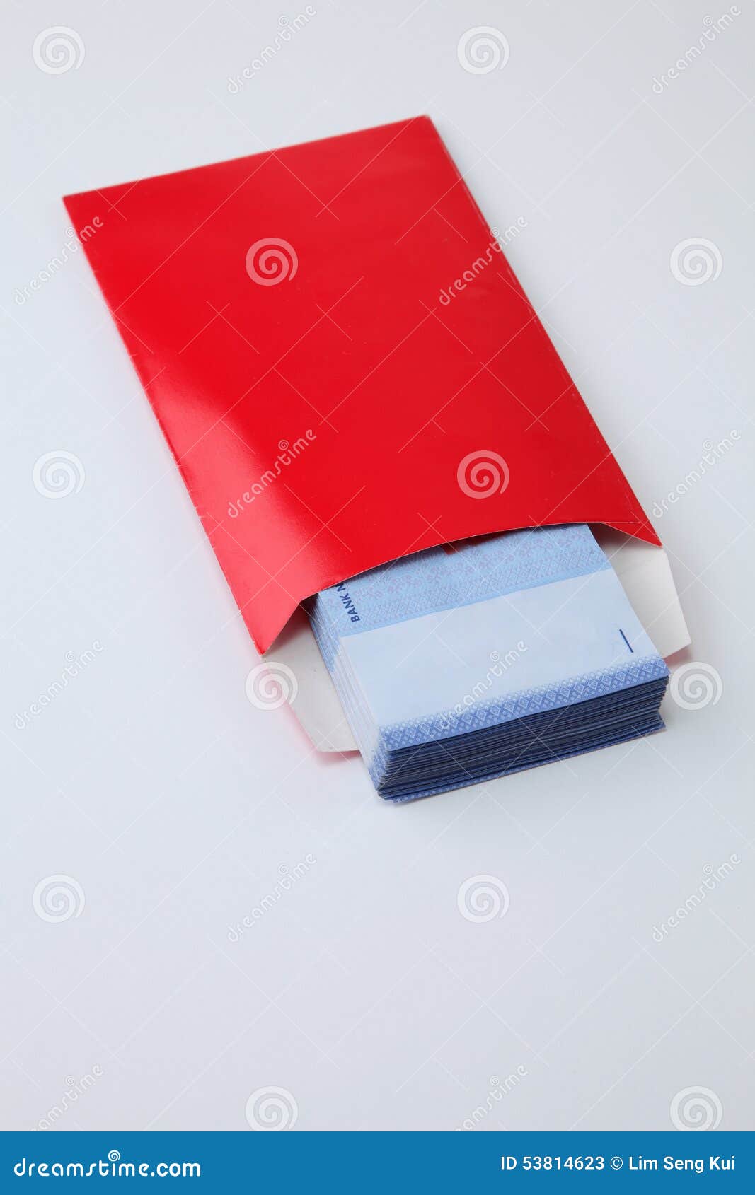 Rode envelop met geld stock afbeelding. Image of cultuur - 53814623