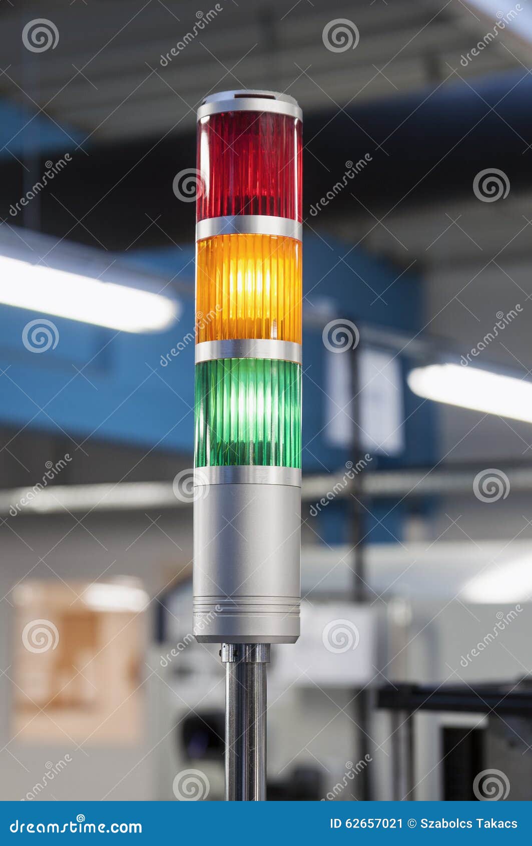 Rode, Gele En Groene Lamp in Een Fabriek Stock Afbeelding - Image of ...