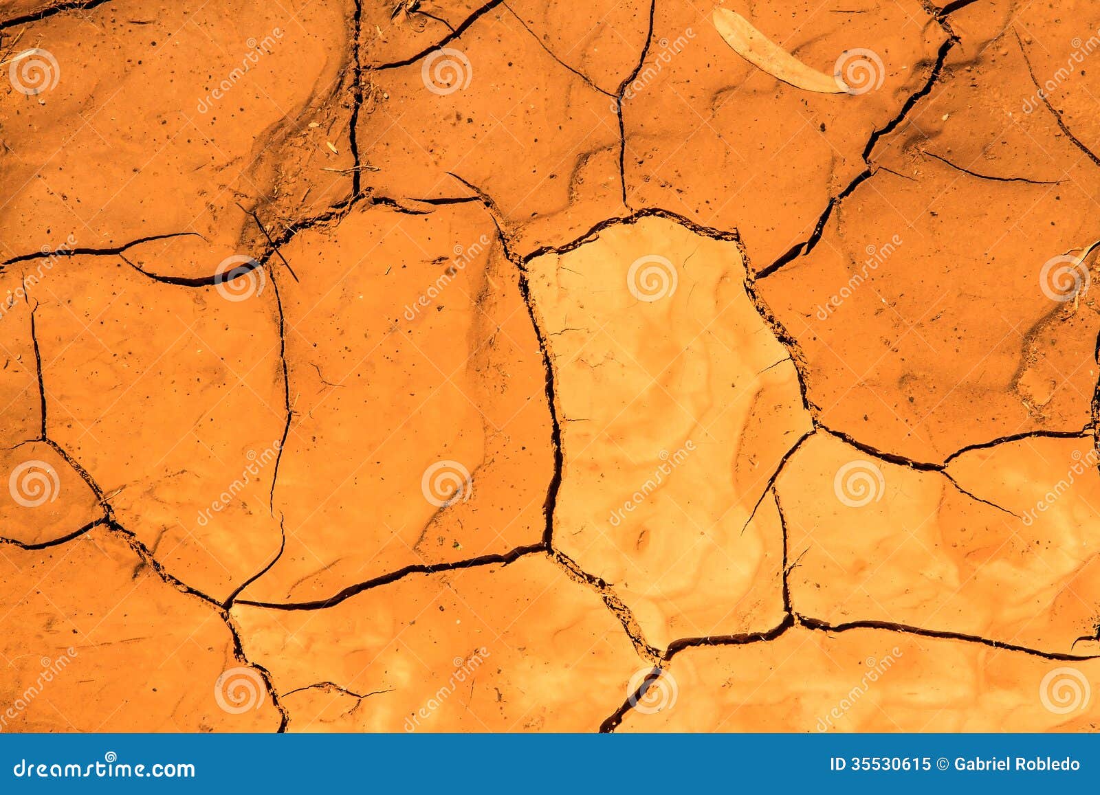 Rode geschroeide aarde stock afbeelding. Image of aarde - 35530615