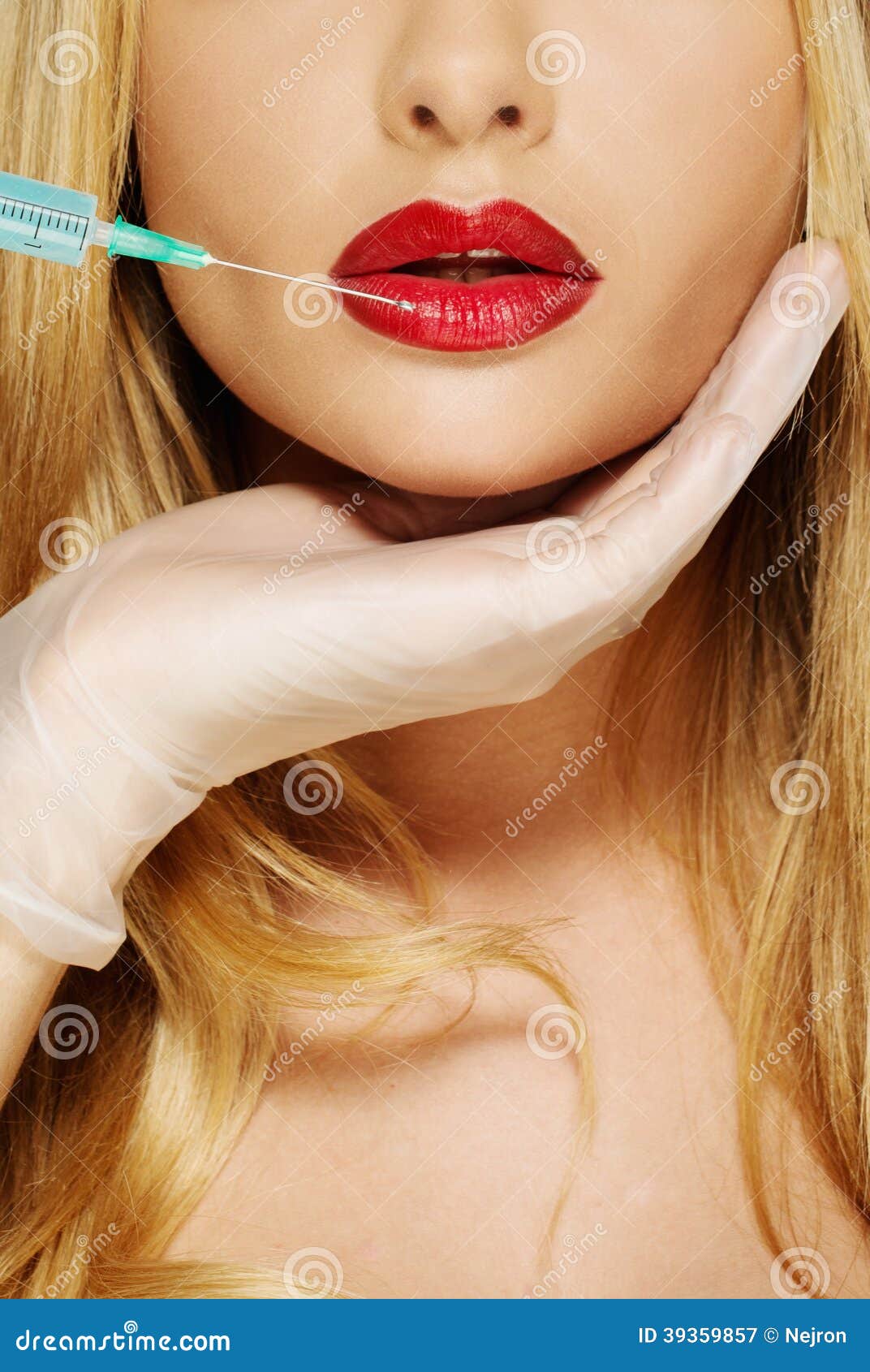 Rode Lippen Met Botox-spuit Stock Afbeelding - Image of groot ...