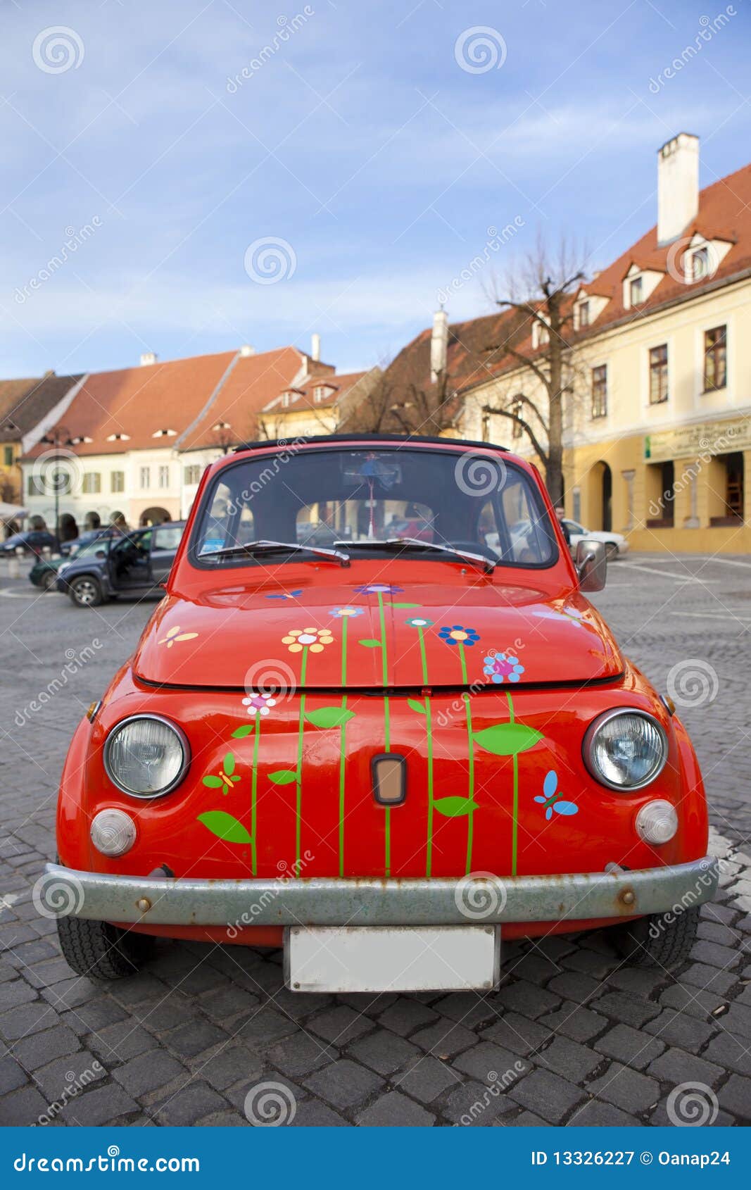 Rode Mini Uitstekende Auto; Rood Insect Stock Afbeelding - Image of ...
