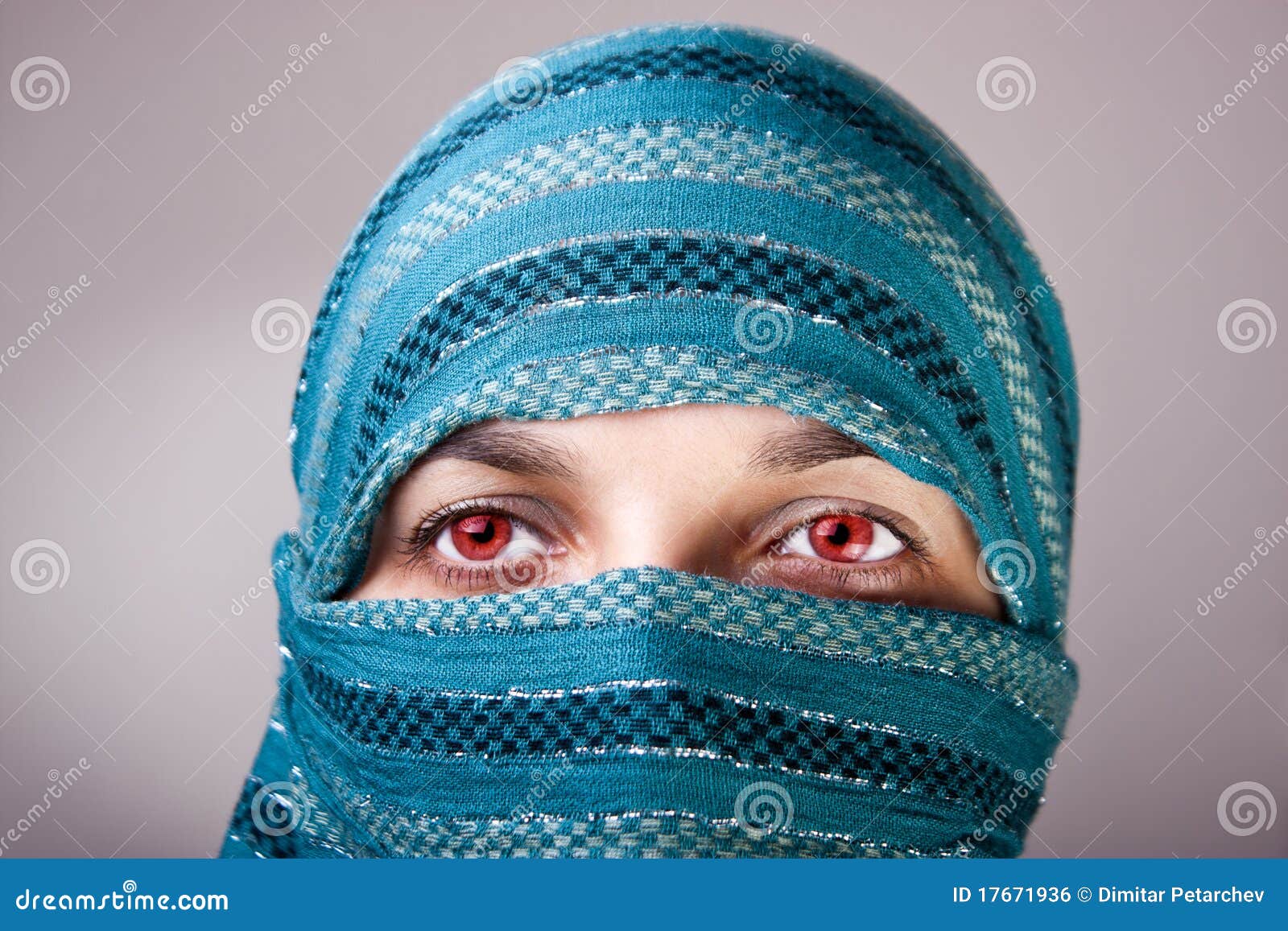 Rode ogen stock foto. Image of haar, gotisch, blauw, roodbaars - 17671936