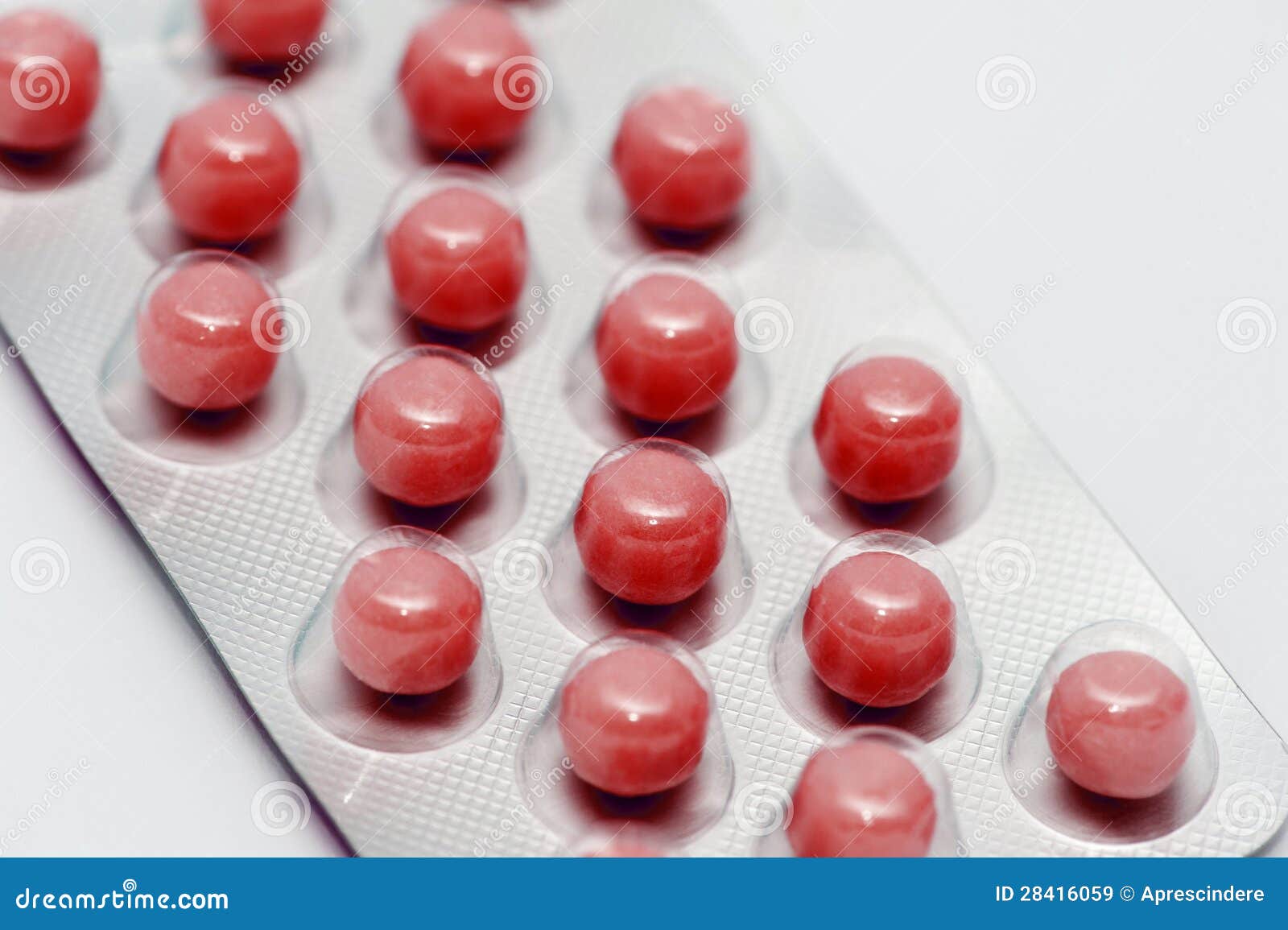 Rode pillen stock afbeelding. Image of blaar, medisch - 28416059