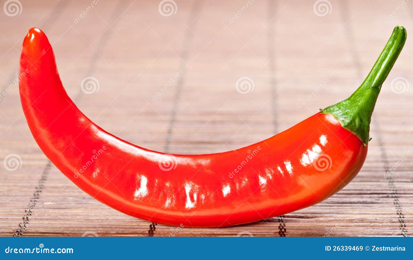 Rode Spaanse peperspeper stock afbeelding. Image of landbouw - 26339469