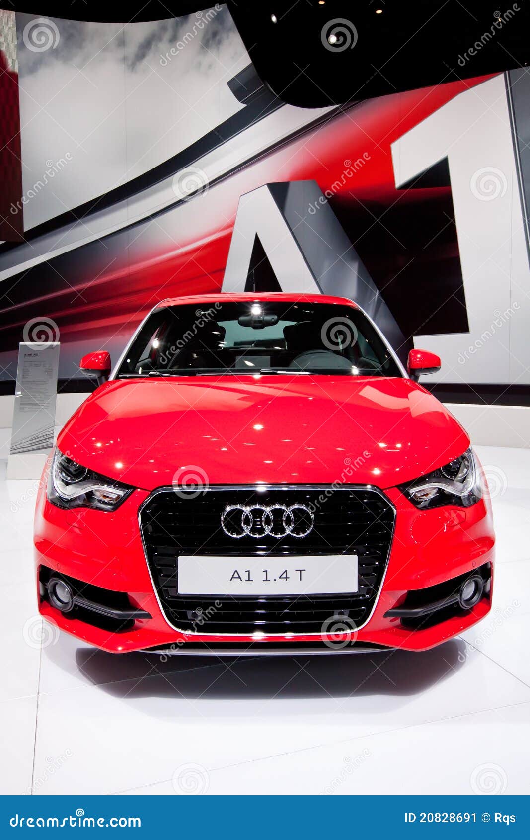 Rode sportwagen Audi A1 redactionele foto. Image of wiel - 20828691