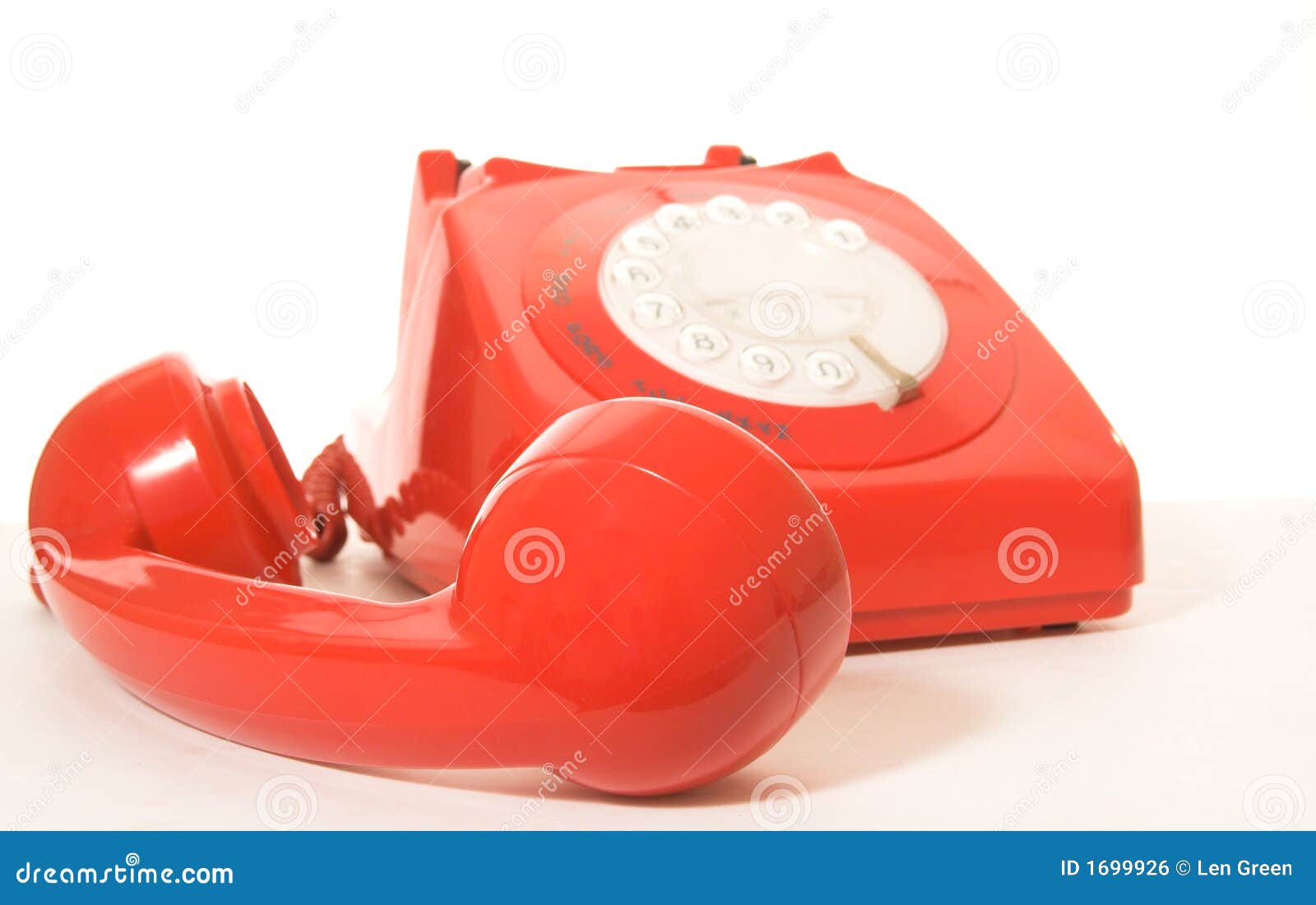 Rode telefoon stock foto. Image of toon, draaien, koord - 1699926