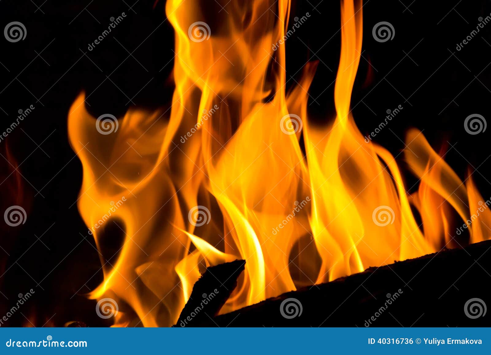 Rode vlam stock foto. Image of zwart, effect, opvlammen - 40316736