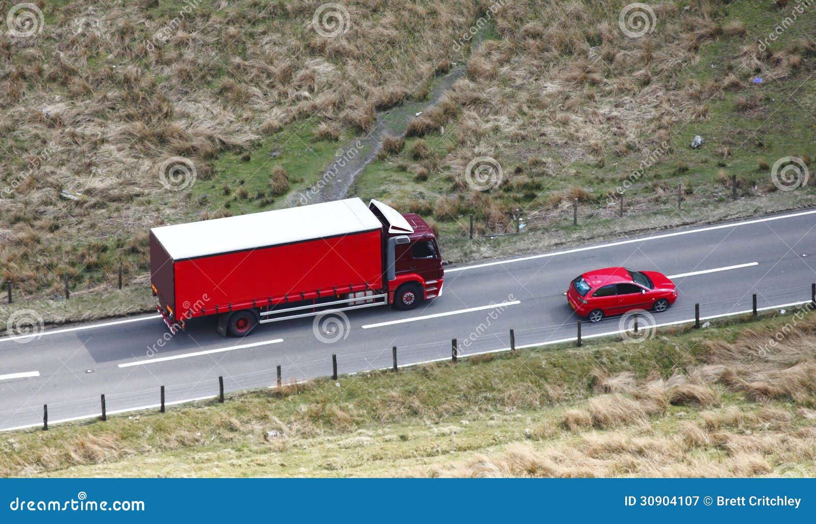 Rode vrachtwagen stock afbeelding. Image of rood, transport - 30904107