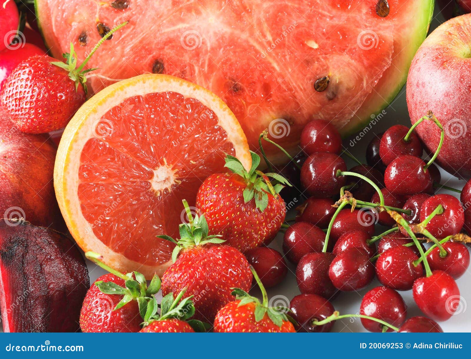 Rode vruchten stock afbeelding. Image of leven, energie - 20069253