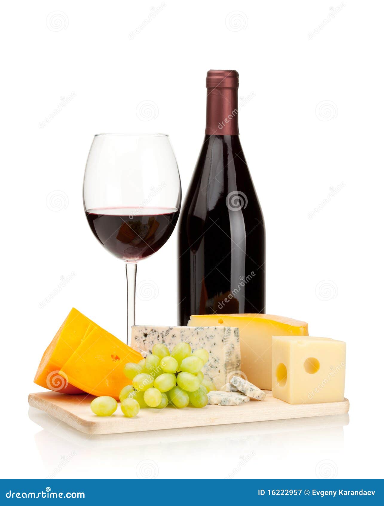 Rode wijn, kaas en druiven stock afbeelding. Image of cheddar - 16222957