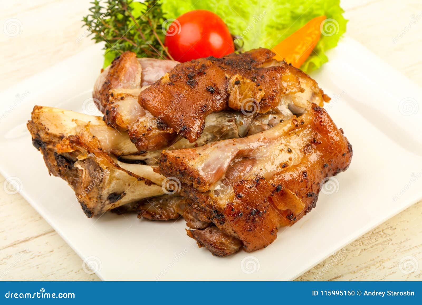 Rodilla asada del cerdo foto de archivo. Imagen de comida - 115995160