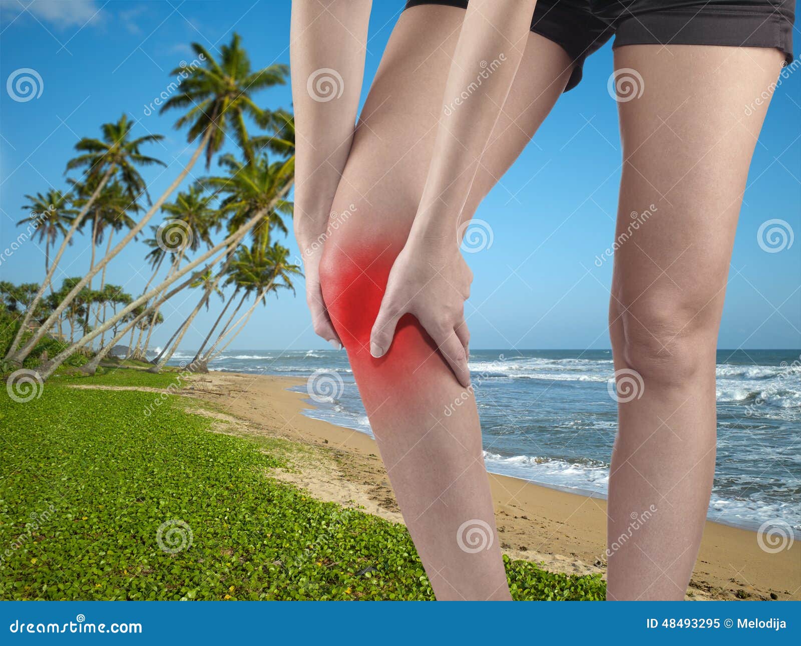 Rodilla Herida Tenencia De La Mujer Imagen de archivo - Imagen de ...