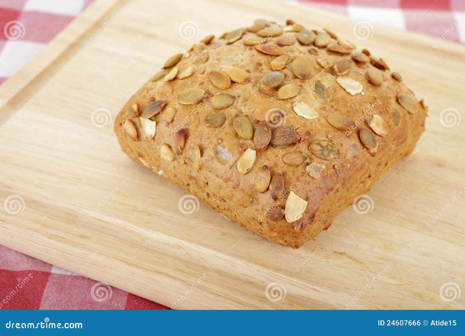 Rodillo de pan foto de archivo. Imagen de nadie, germen - 24607666