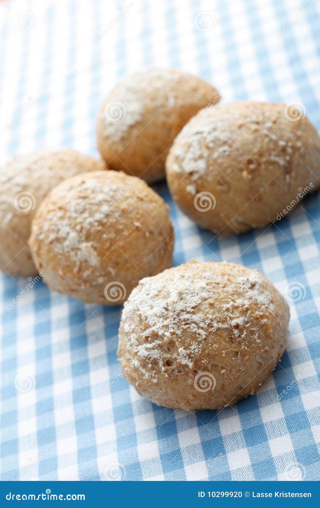 Rodillos De Pan De La Comida Entera Foto de archivo - Imagen de ...
