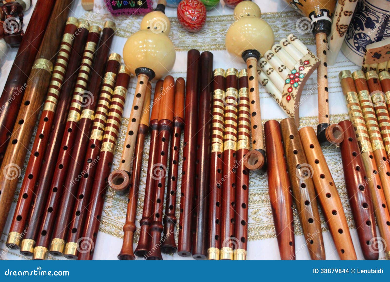 Roemeense Traditionele Fluiten Stock Foto - Image of geïsoleerd, slag ...