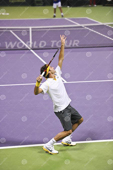 Roger Federer in action editorial photo. Image of match - 17726431