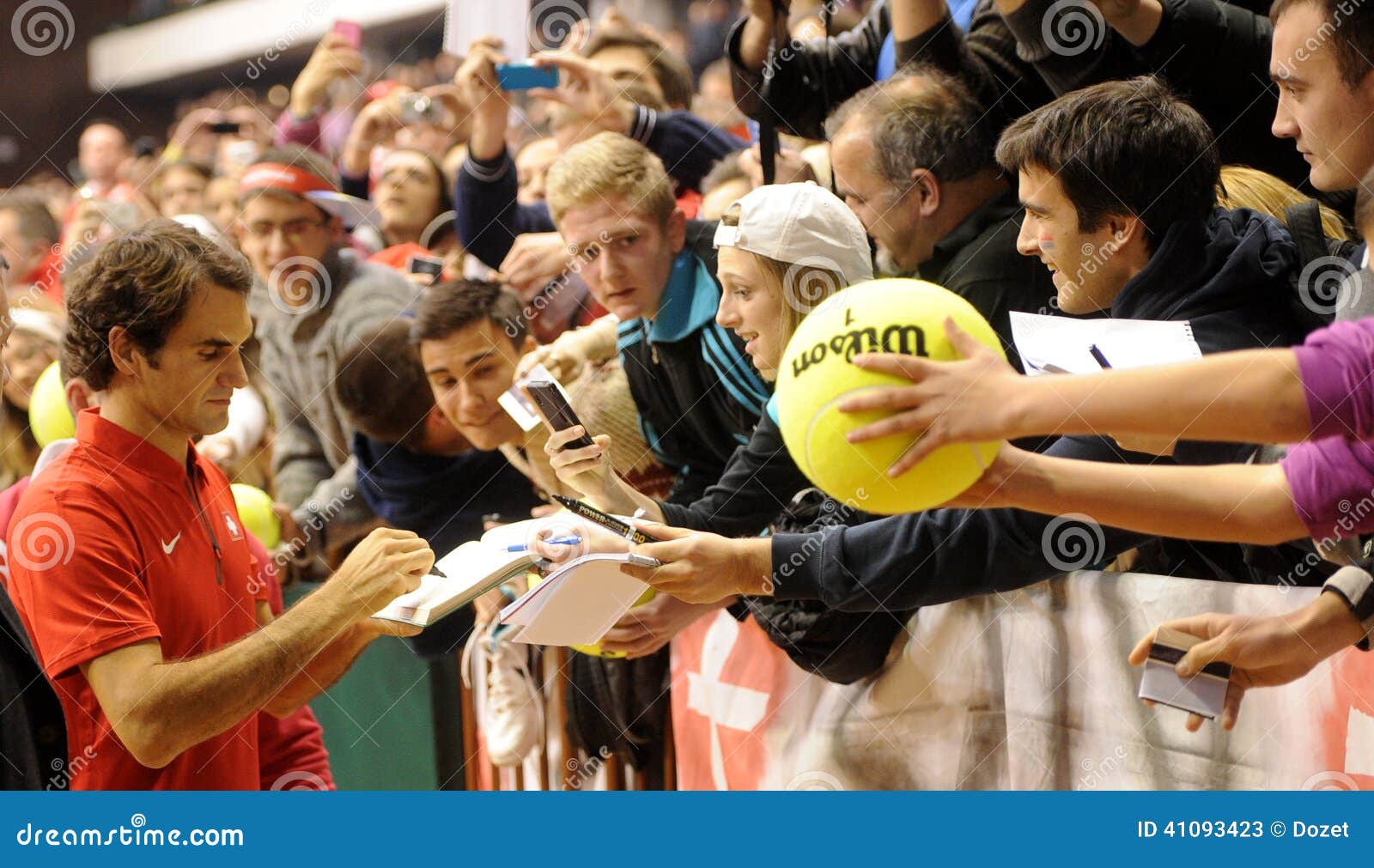 Roger Federer and fans editorial stock photo. Image of national - 41093423