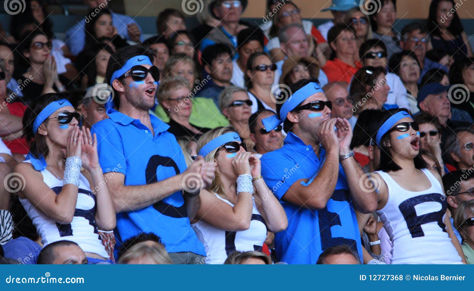 Roger Federer s Fans editorial stock photo. Image of federer - 12727368