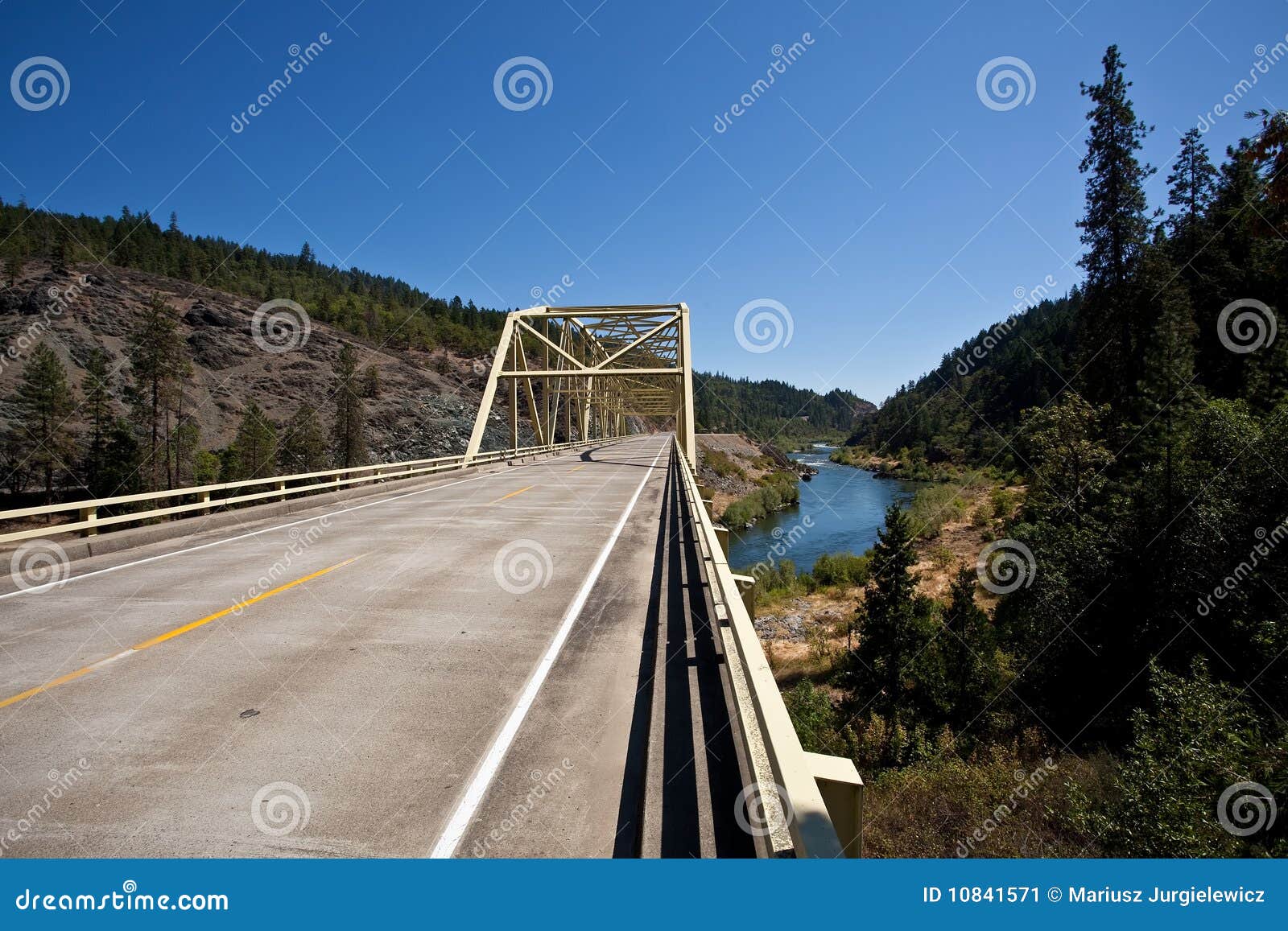Rogue River Bridge stock image. Image of nature, landscape - 10841571