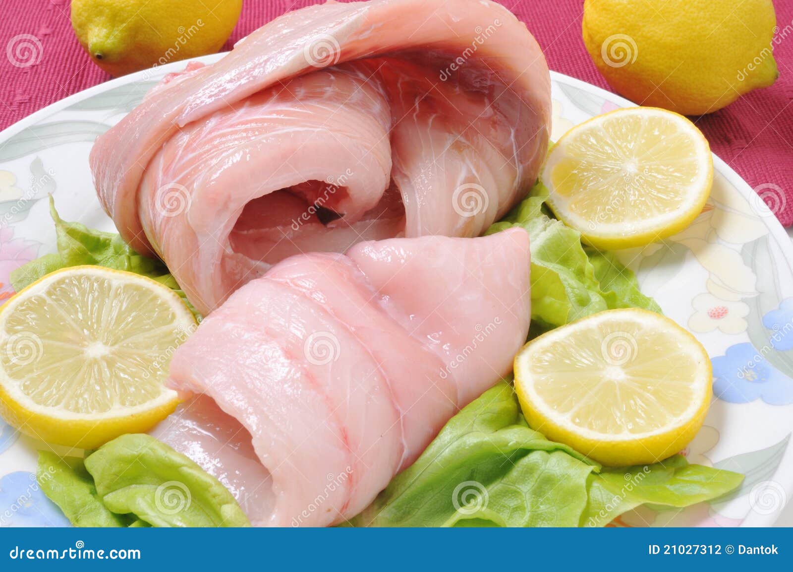 Rohe Fische stockfoto. Bild von essen, gastronomie, abendessen - 21027312