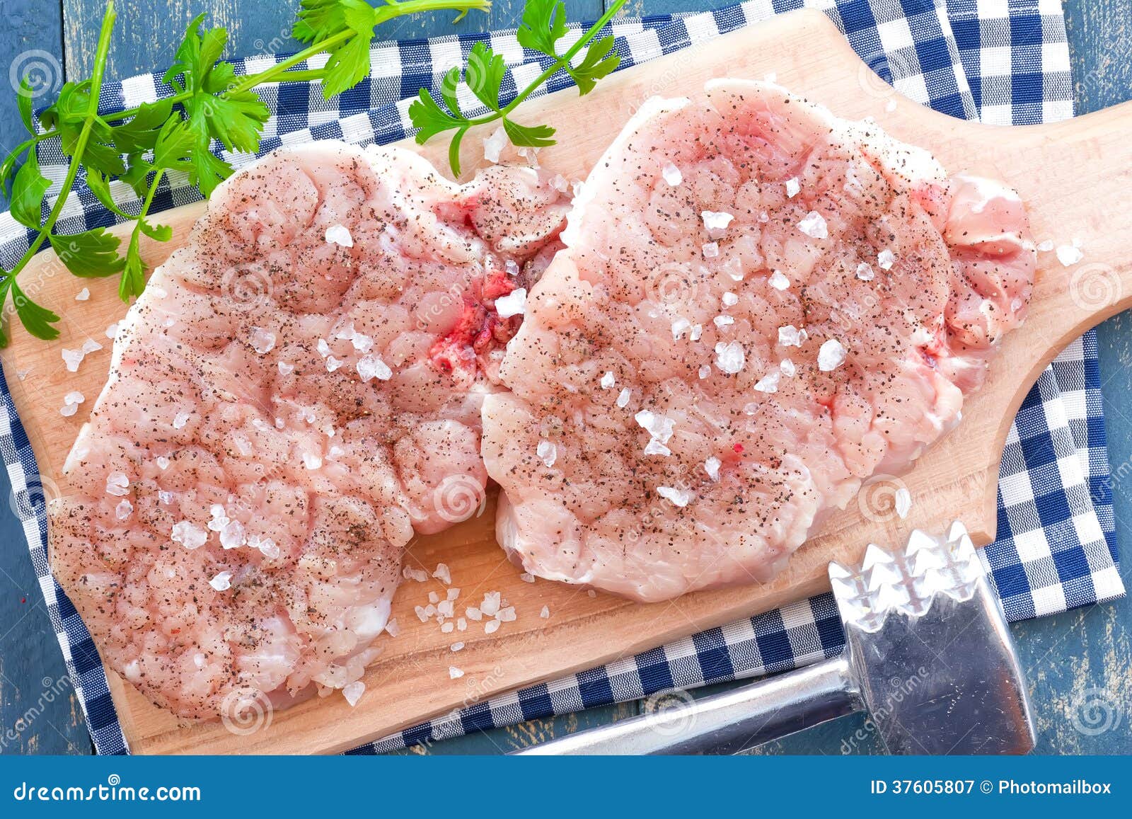 Rohe Hiebe stockbild. Bild von hintergrund, schnitt, feinschmecker ...