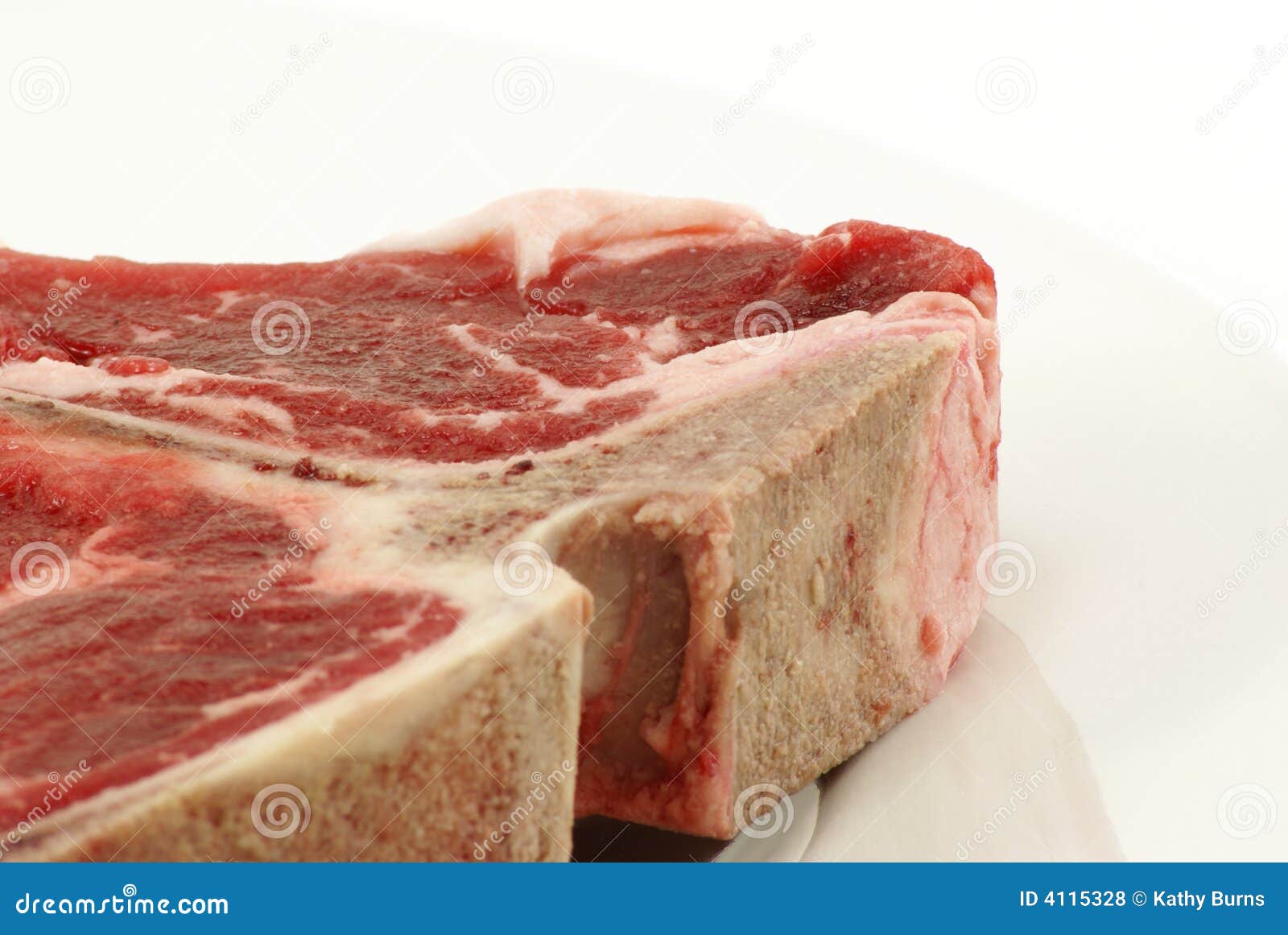 Rohes Knochen-Steak stockfoto. Bild von nahrung, essen - 4115328