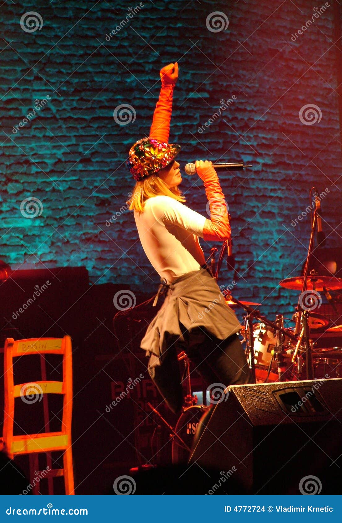 Roisin Murphy MOLOKO editorial stock image. Image of microphone - 4772724