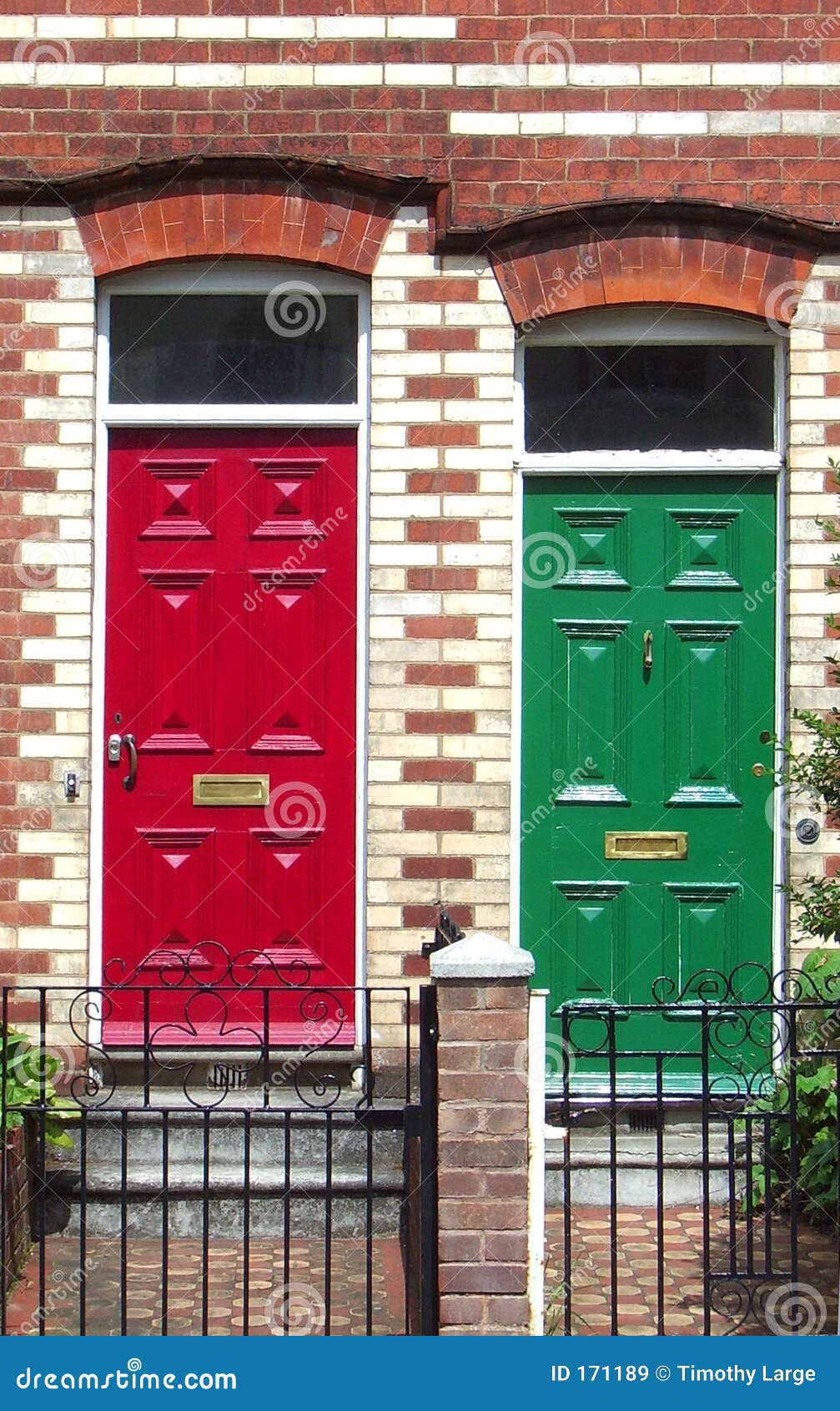 Rojo y verde imagen de archivo. Imagen de paso, victoriano - 171189