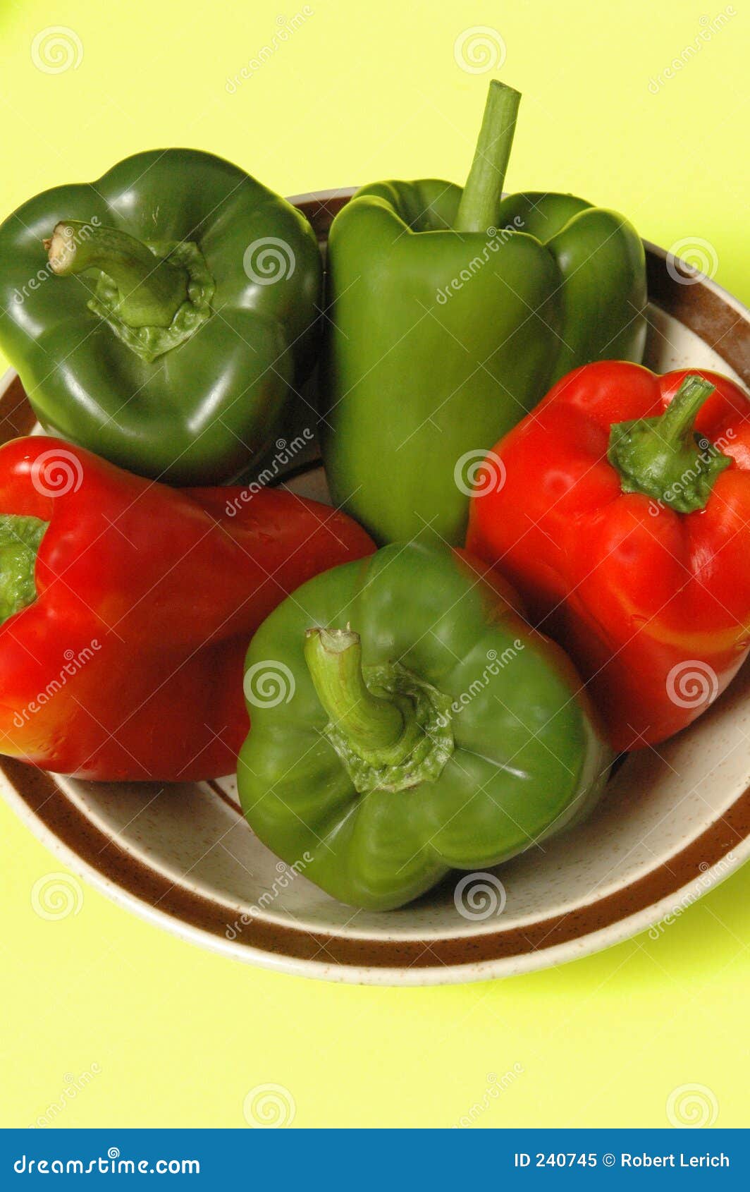 Rojo y verdes imagen de archivo. Imagen de casero, verde - 240745