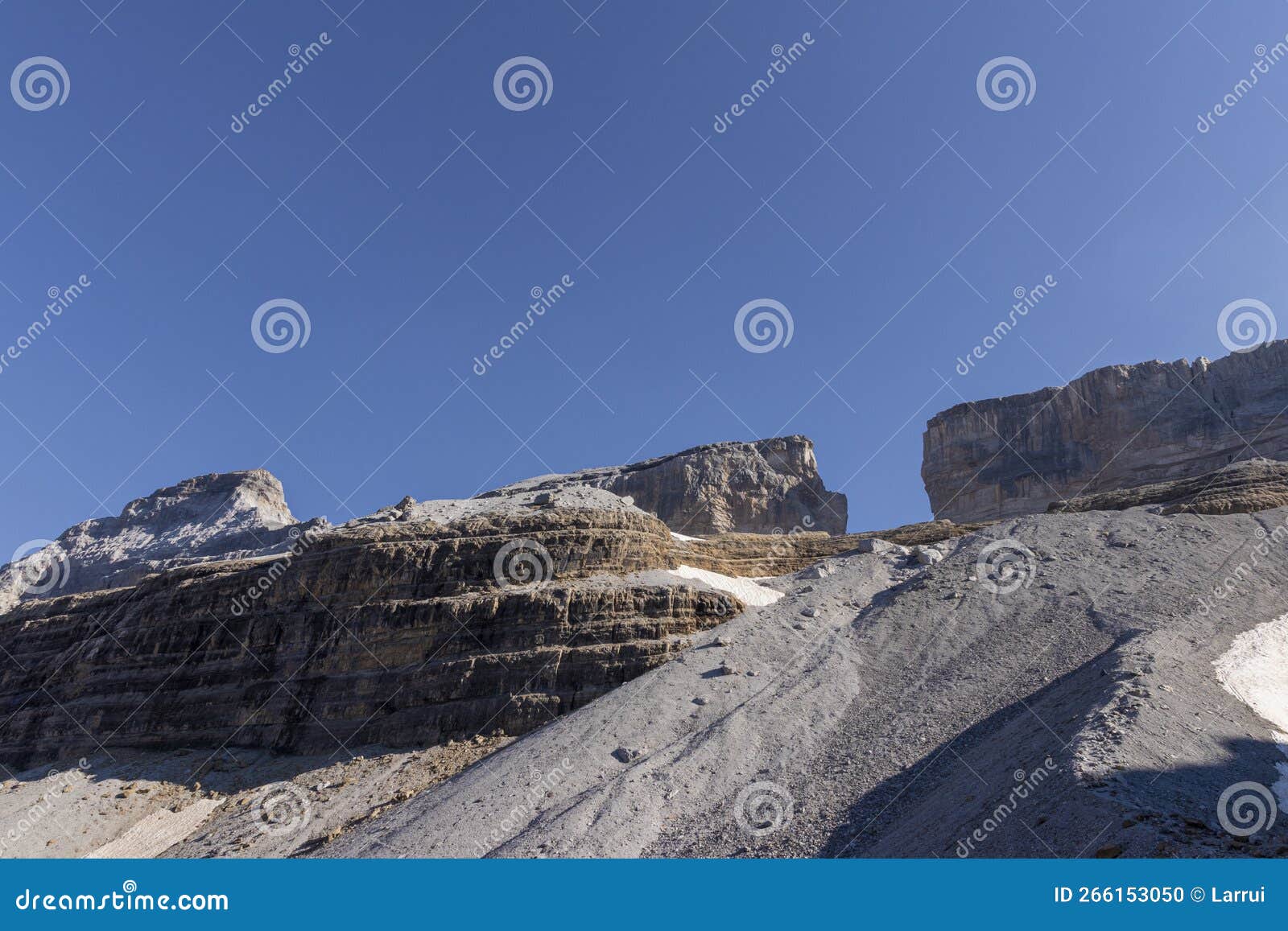 Roland Gap, Cirque De Gavarnie in the Pyrenees Stock Photo - Image of ...