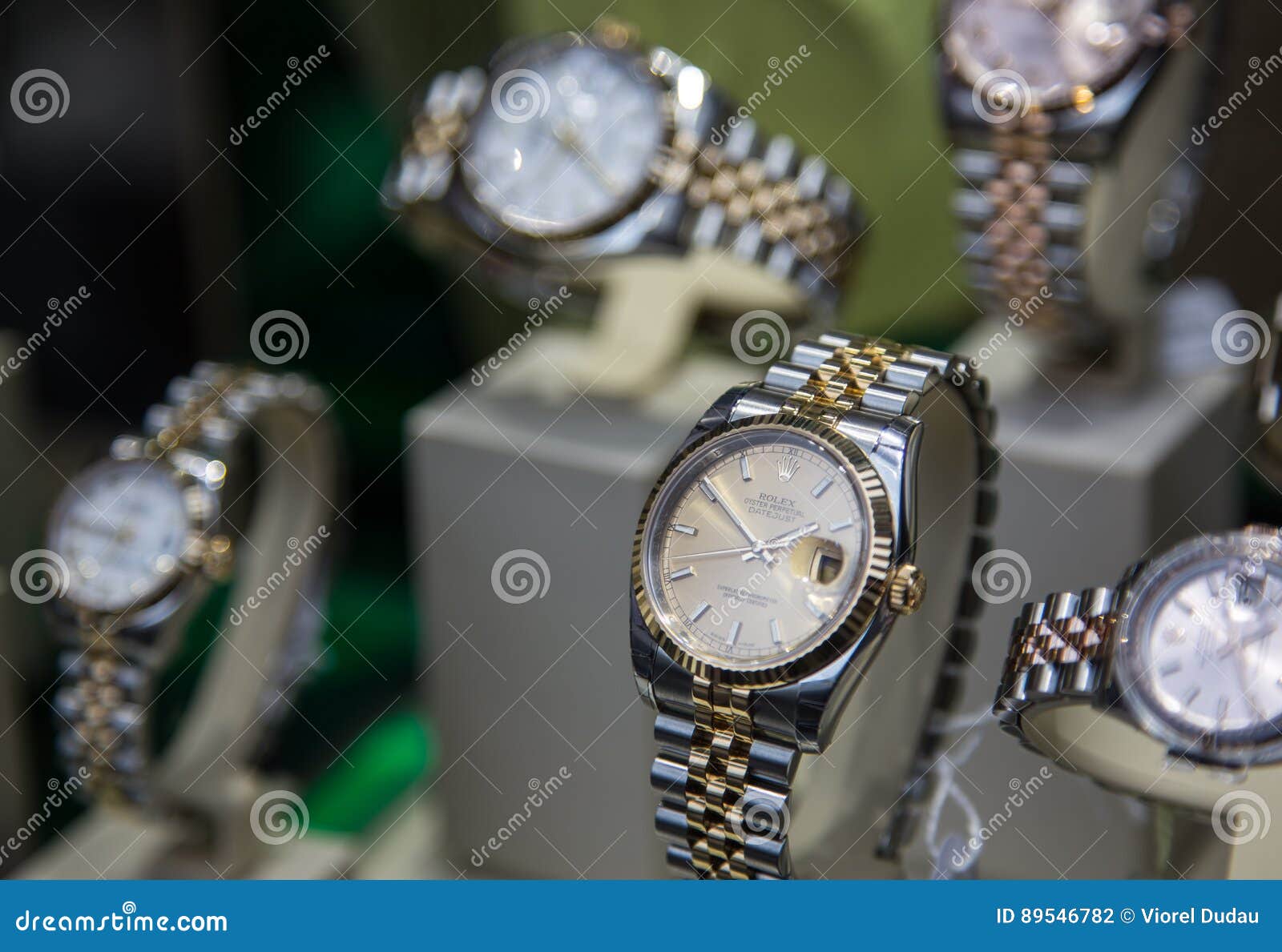 Rolex-de Winkel Van Luxehorloges Redactionele Fotografie - Image of ...
