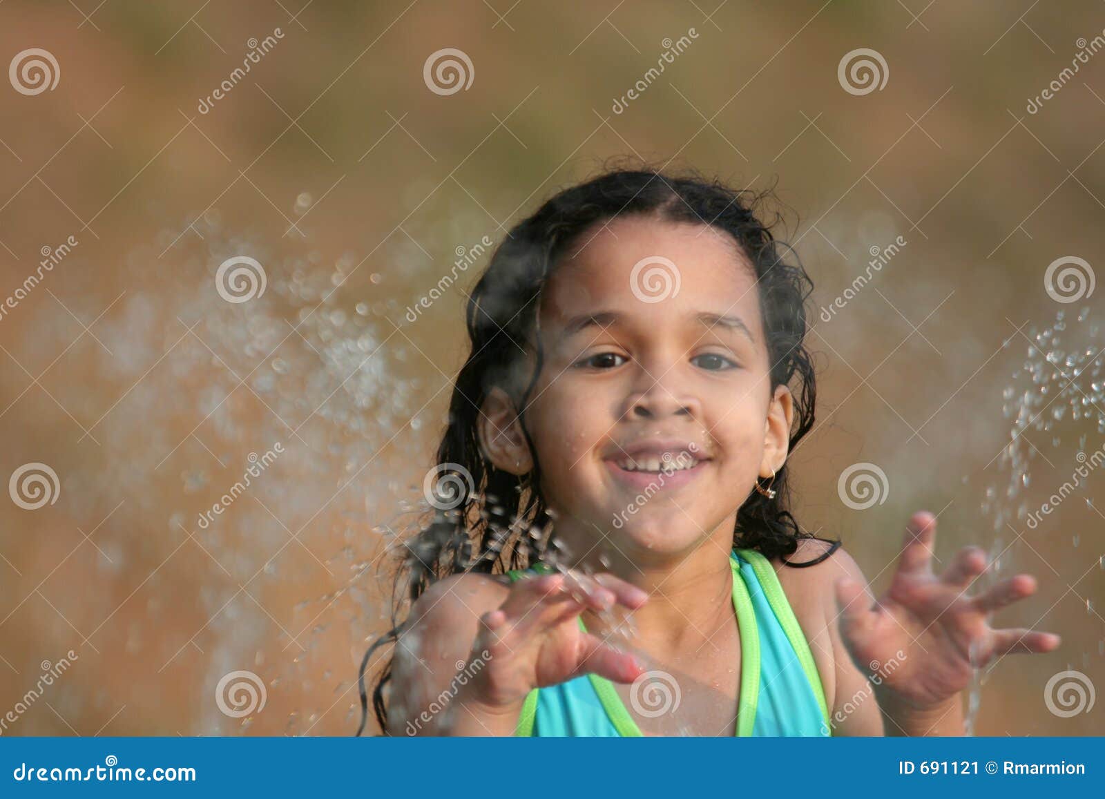 Rolig sommar fotografering för bildbyråer. Bild av skratt - 691121