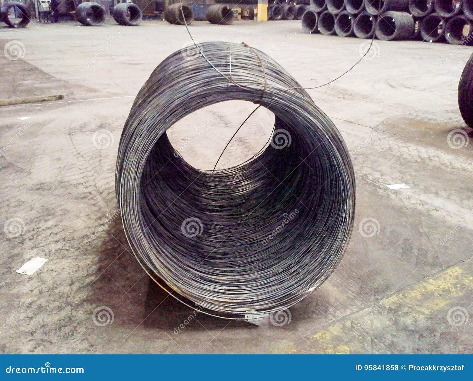 Roll of reinforcement wire stock photo. Image of fabriek - 95841858