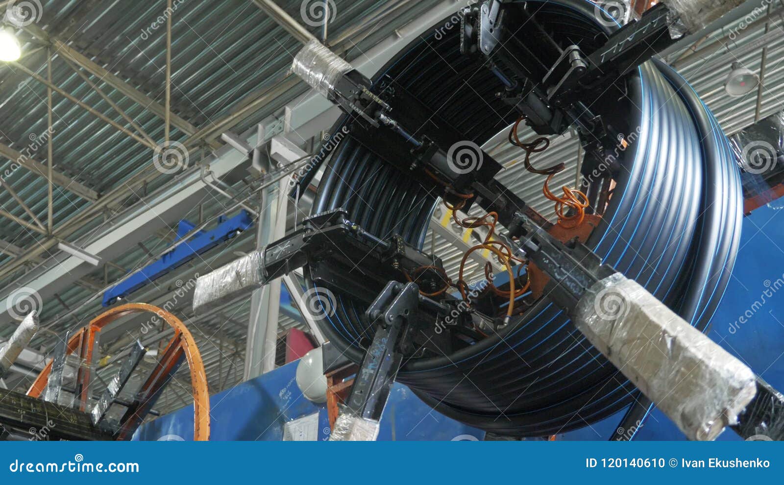 Roll Threading Coil Pipe. Manufacture of Plastic Water Pipes Factory ...