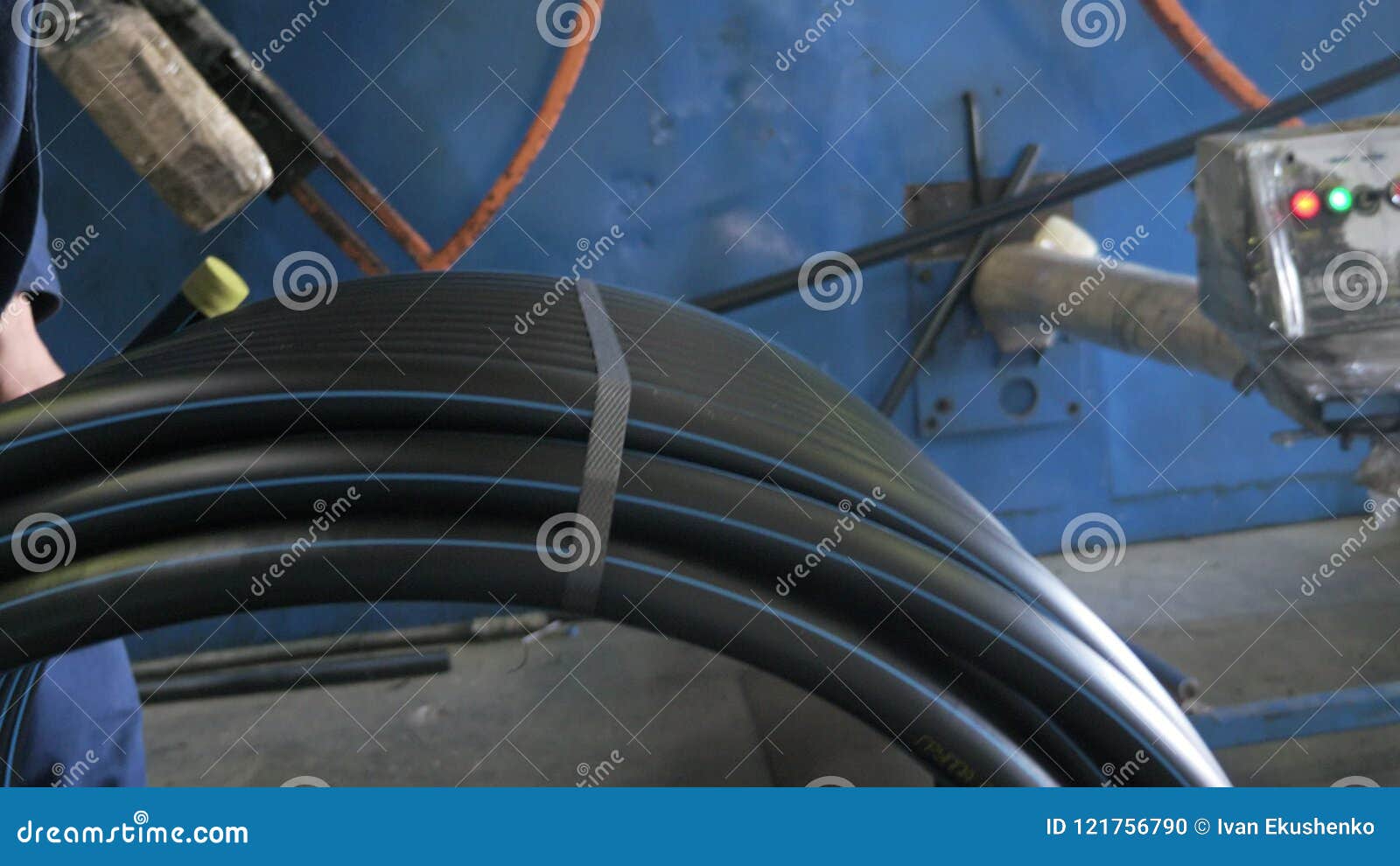 Roll Threading Coil Pipe. Manufacture of Plastic Water Pipes Factory ...