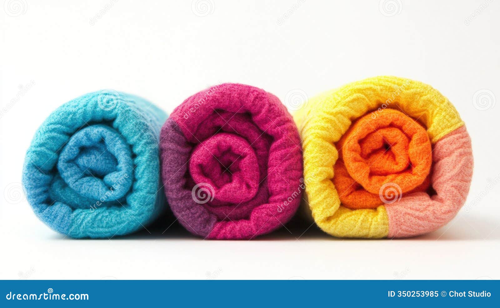 Roll Your Clothes for Efficient Storage Solutions Stock Illustration ...