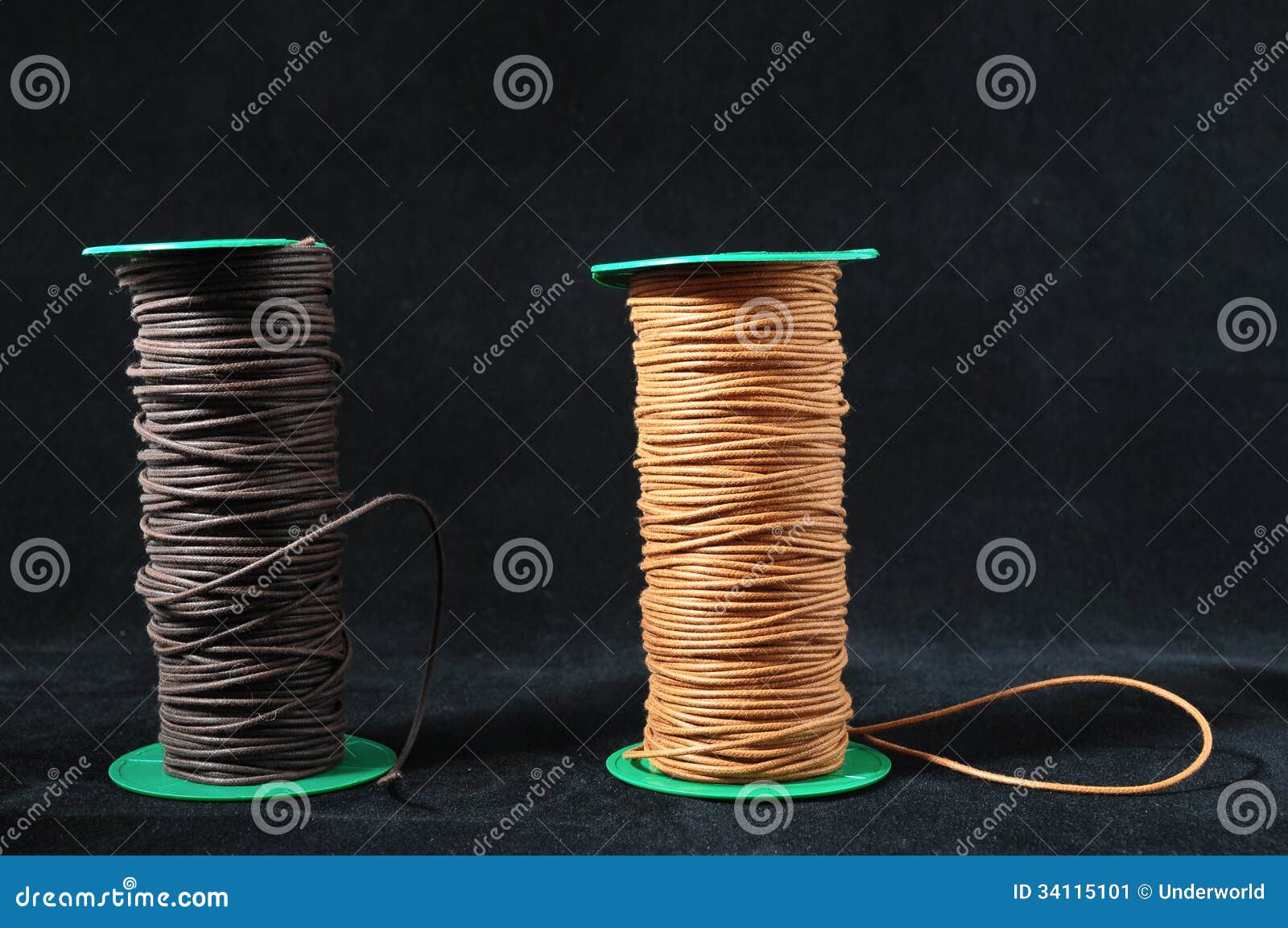 Rolle der Schnur stockbild. Bild von bündel, industrie - 34115101