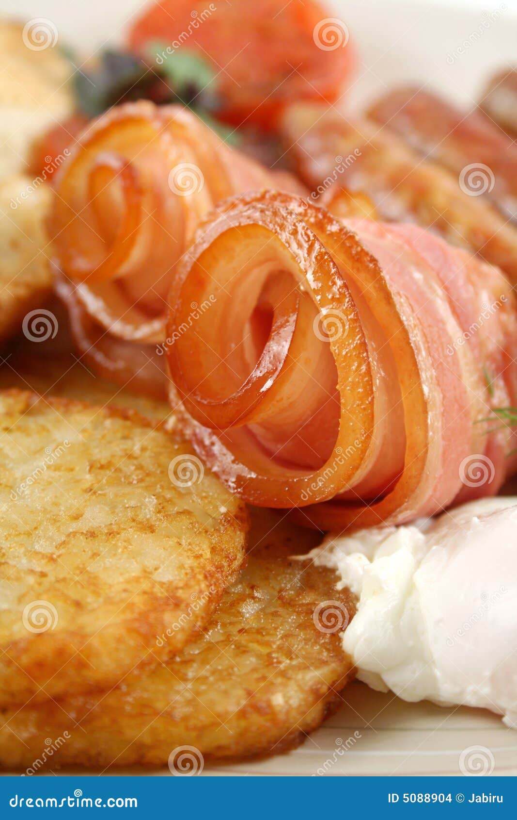 Rolled Bacon Rashers Breakfast Stock Photo - Image of flavorsome, hash ...