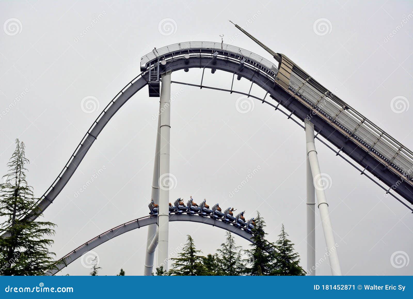 Roller Coaster Loop Design Ride at Universal Studios Japan in Osaka ...