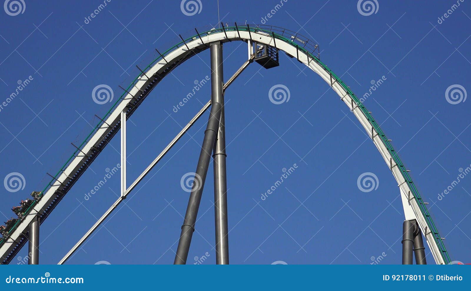 Roller Coaster Thrill Ride editorial photo. Image of wheels - 92178011