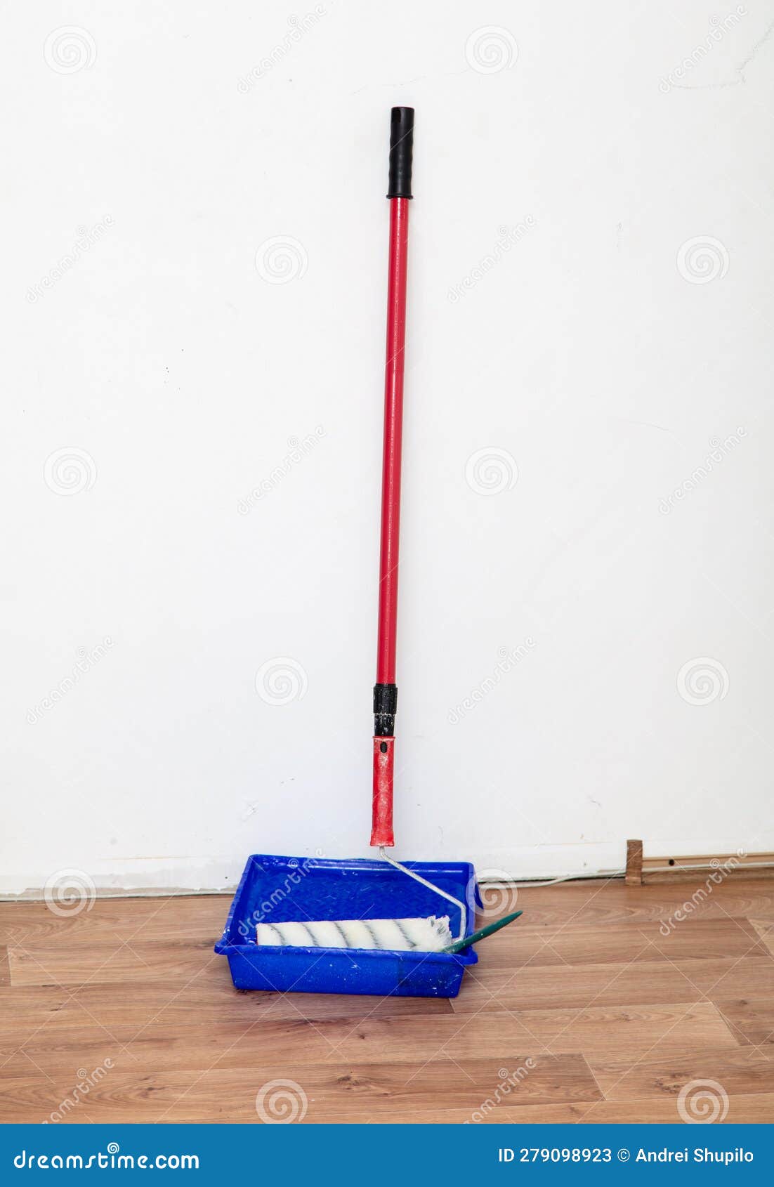 Roller with Glue for Wallpaper Stock Image - Image of work, room: 279098923