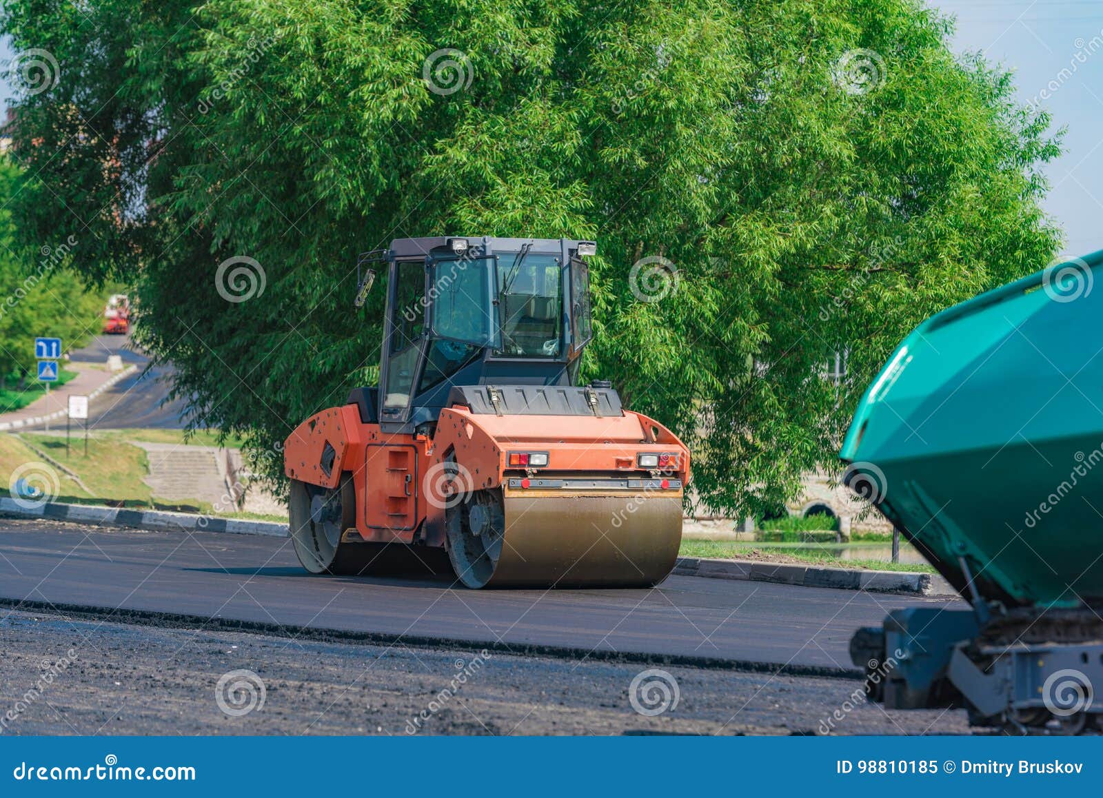 Asphalt Compactor on the Road Stock Image - Image of pavement, pave ...