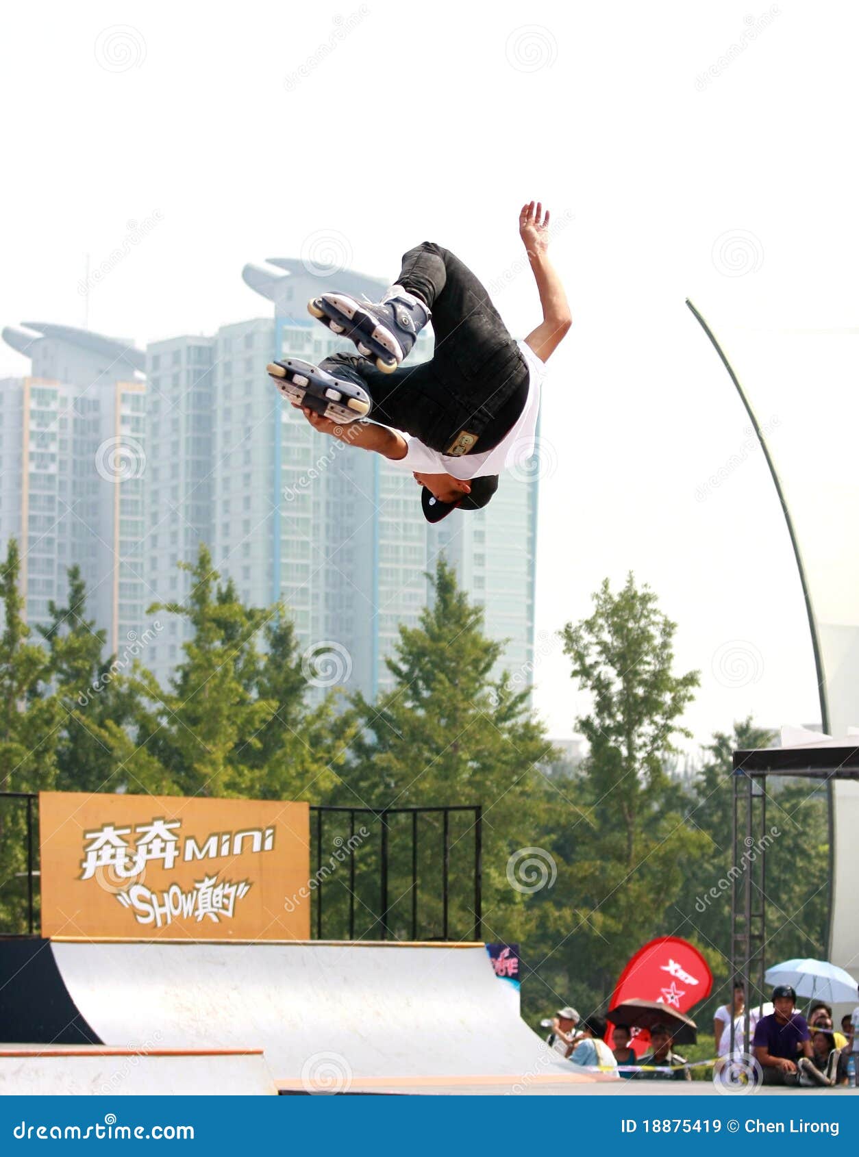 Roller skater editorial stock image. Image of hill, excitement - 18875419