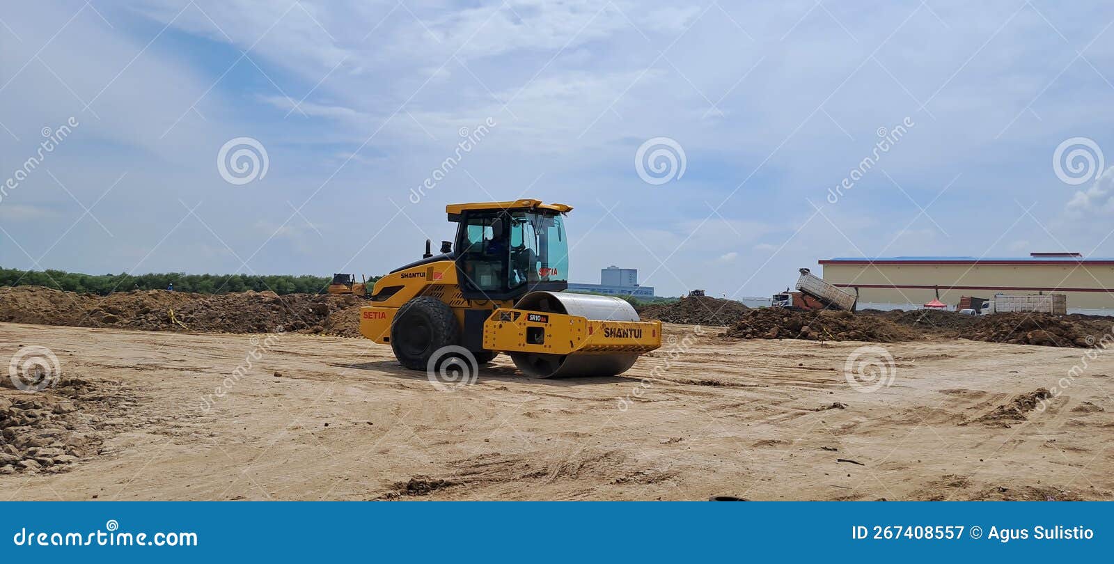 The Roller Vibro at Workplace Doing the Job Editorial Photography ...