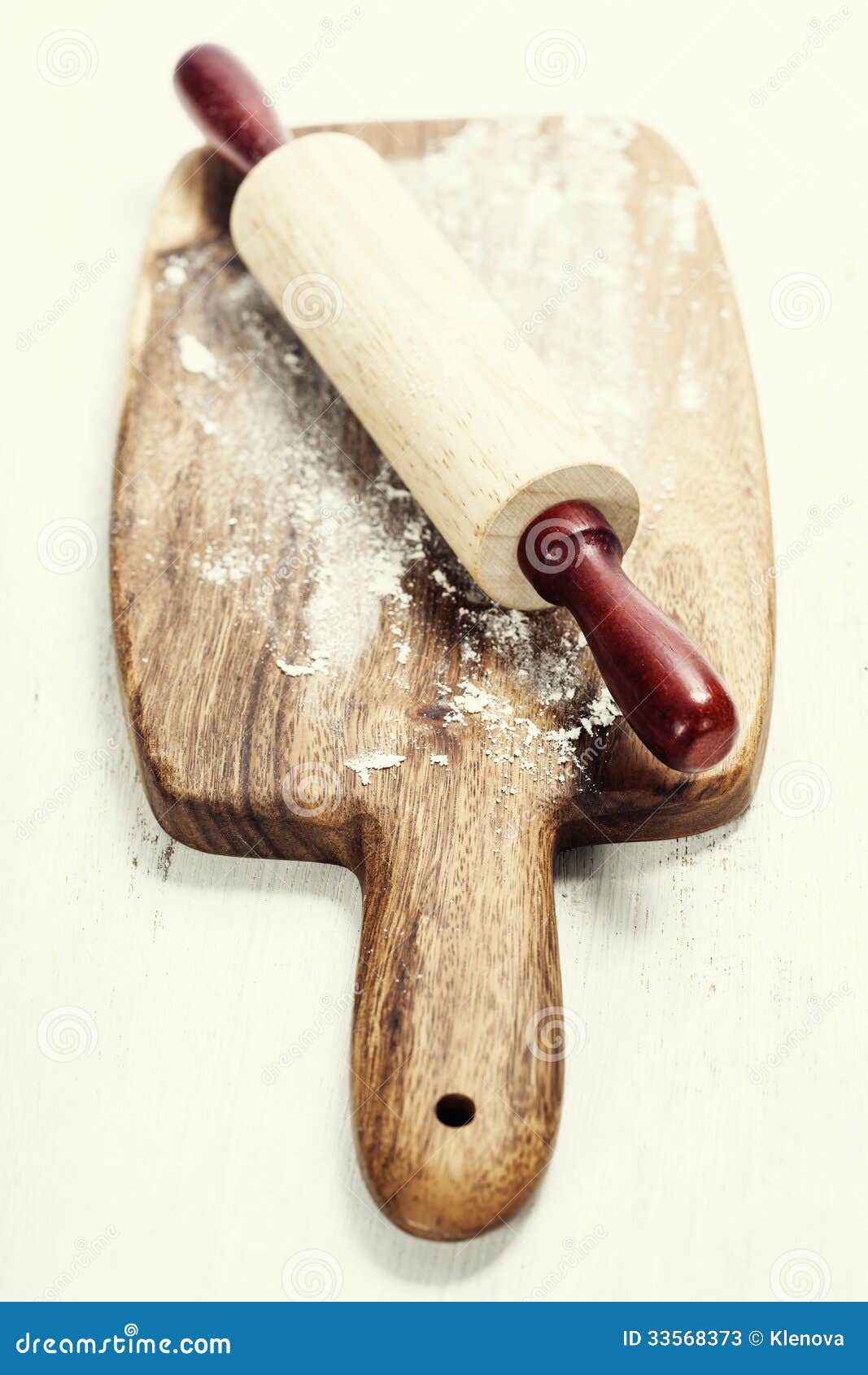 Rolling Pin and Cutting Board Stock Image - Image of brown, kitchen ...