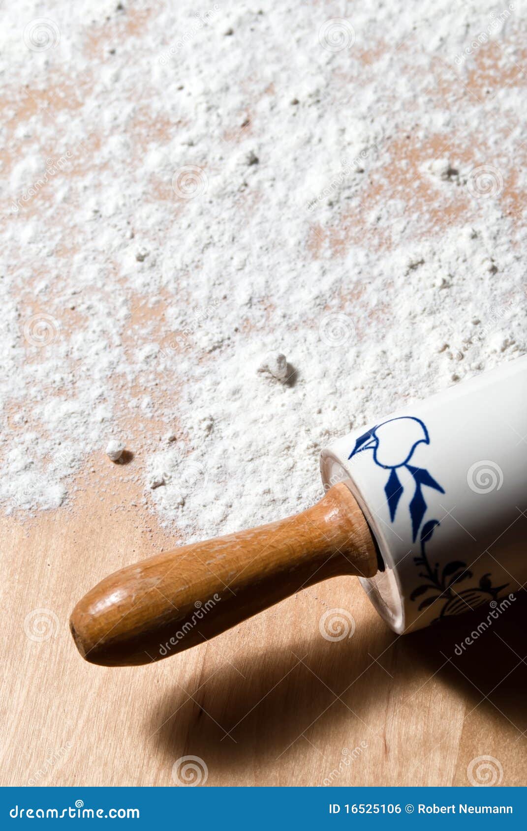 Rolling pin with flour stock photo. Image of copy, party - 16525106
